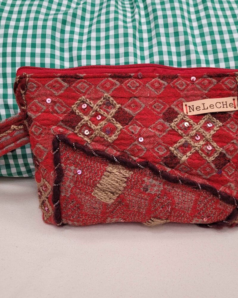 Bolso de mano bordado triangulo (PIEZA EXCLUSIVA) - NELECHE | Artesanía ...